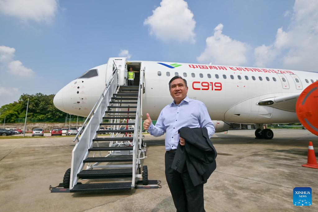 Aviões chineses ARJ21 e C919 fazem sua estreia na Malásia-Xinhua