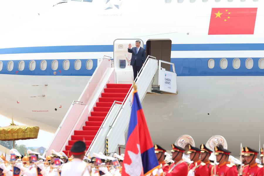 (Multimídia) Xi chega a Phnom Penh para visita de Estado ao Camboja-Xinhua